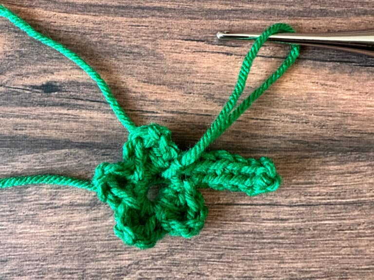 How to Crochet Four Leaf Clover Free Pattern + Video - ChristaCoDesign
