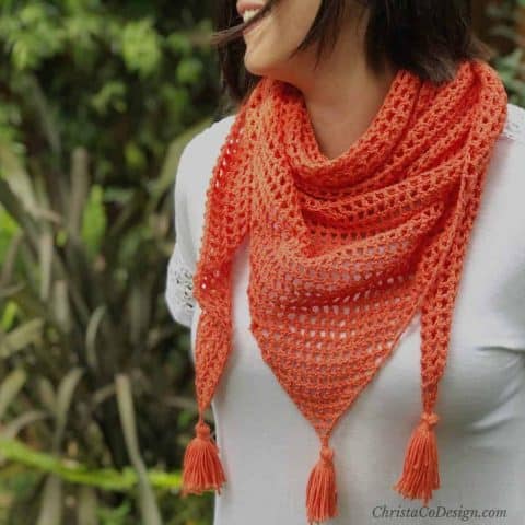 An Easy Crochet Mesh Triangle Shawl Pattern + Video - ChristaCoDesign
