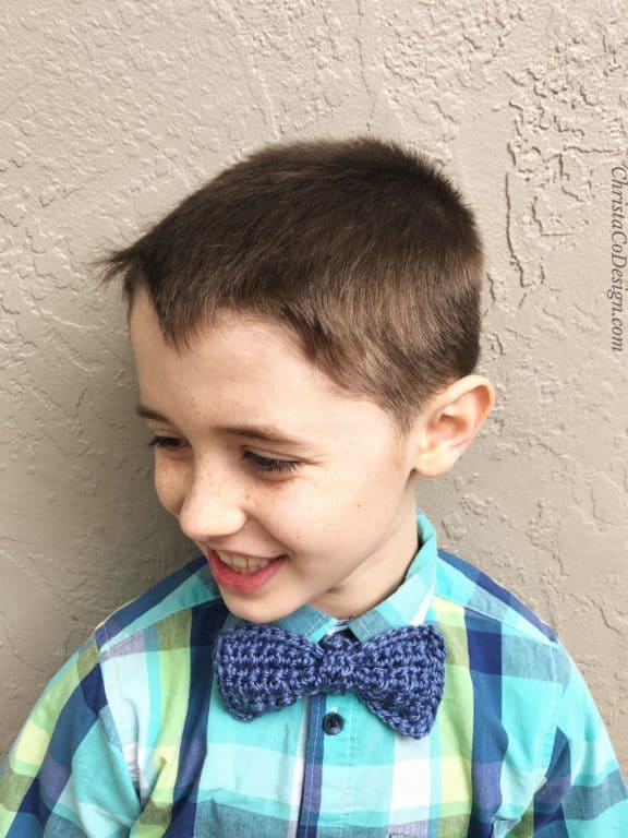 How To Crochet A Bow Tie Free Pattern In 2 Sizes - ChristaCoDesign