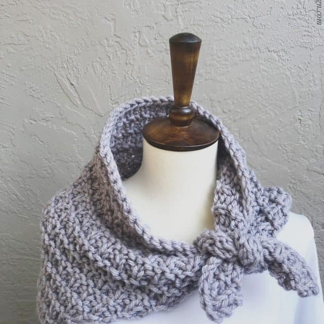 Alba Scarflette Knitting Pattern - ChristaCoDesign