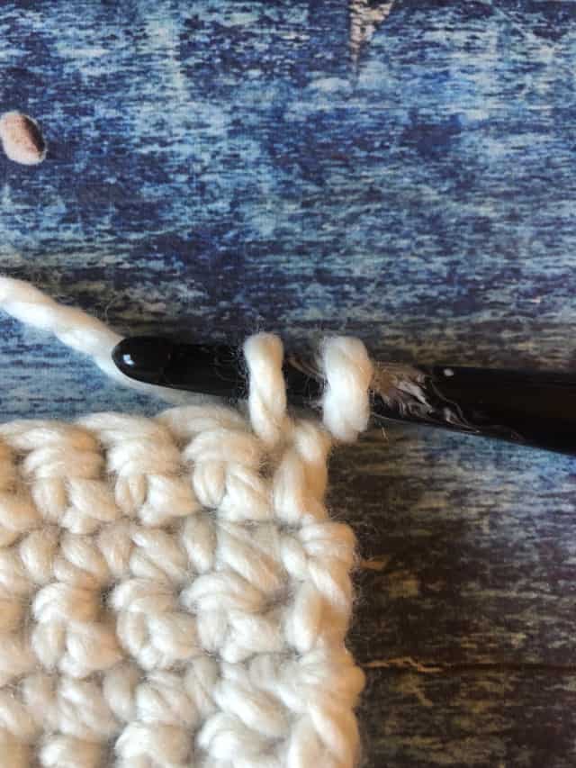 3 Easy Ways to Start a New Row of Single Crochet - ChristaCoDesign
