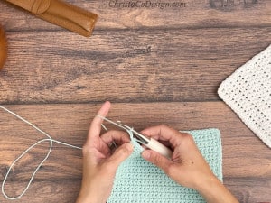 How To Add A Hanging Loop To Your Crochet Dishcloth - ChristaCoDesign