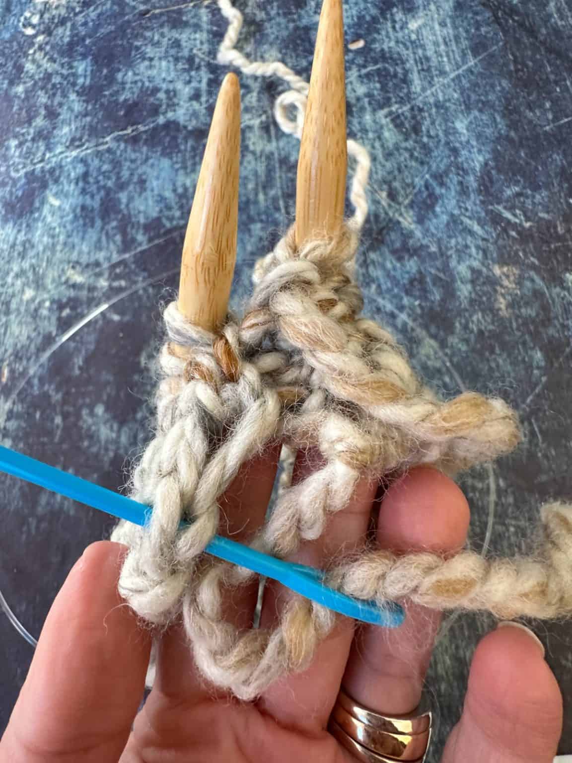 How To Alternating Cable Cast On For 2 x 2 Rib - ChristaCoDesign