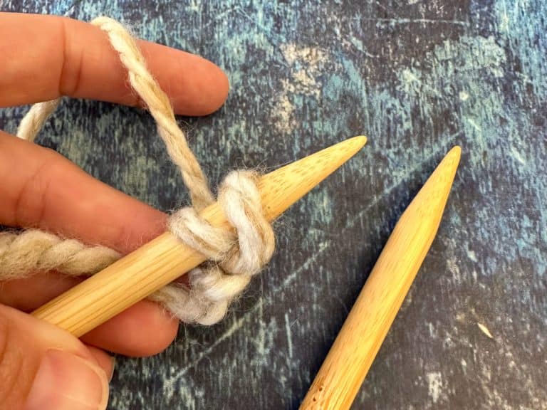 How To Knit The Alternating Cable Cast On Tutorial - ChristaCoDesign