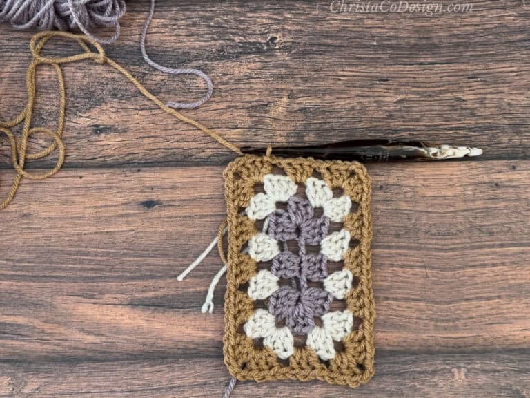 Granny Rectangle Blanket Easy Pattern And Tutorial - ChristaCoDesign