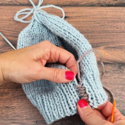 How To Knit 1x1 Ribbing Step By Step For Beginners - ChristaCoDesign