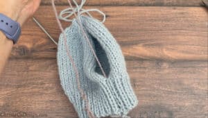 How To Seam Knitting With Mattress Stitch Tutorial - ChristaCoDesign
